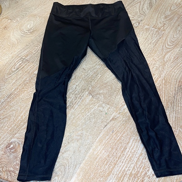 Fabletics | Pants & Jumpsuits | Fabletics Black Sheer Leg Leggings Sz S ...